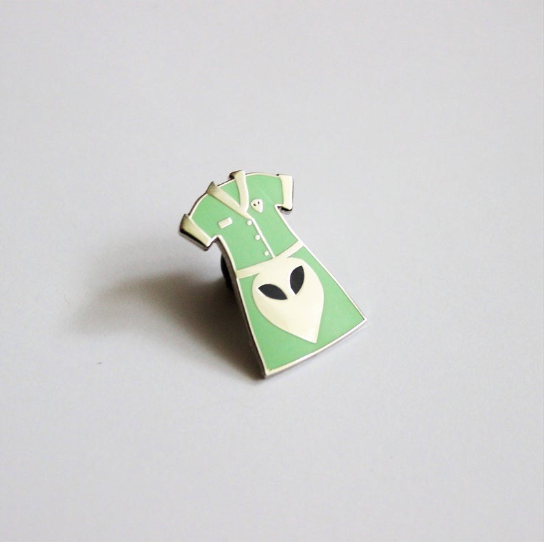 Liz Parker Waitress Uniform Roswell Enamel Pin – The Silver Spider